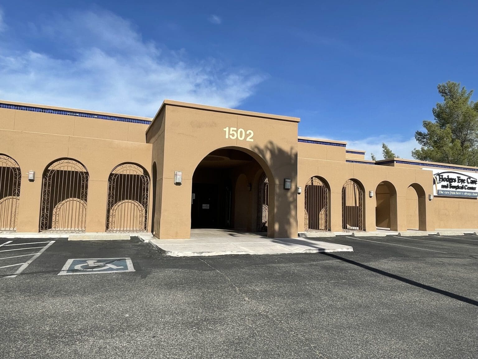 Tucson Eye Care | Hodges Eye Care & Surgery Center
