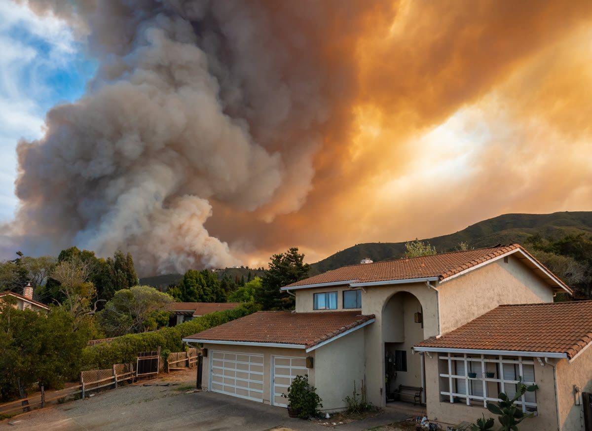 Wildfire Smoke & Your Eyes - Dangers, Treatment, and How to Protect ...